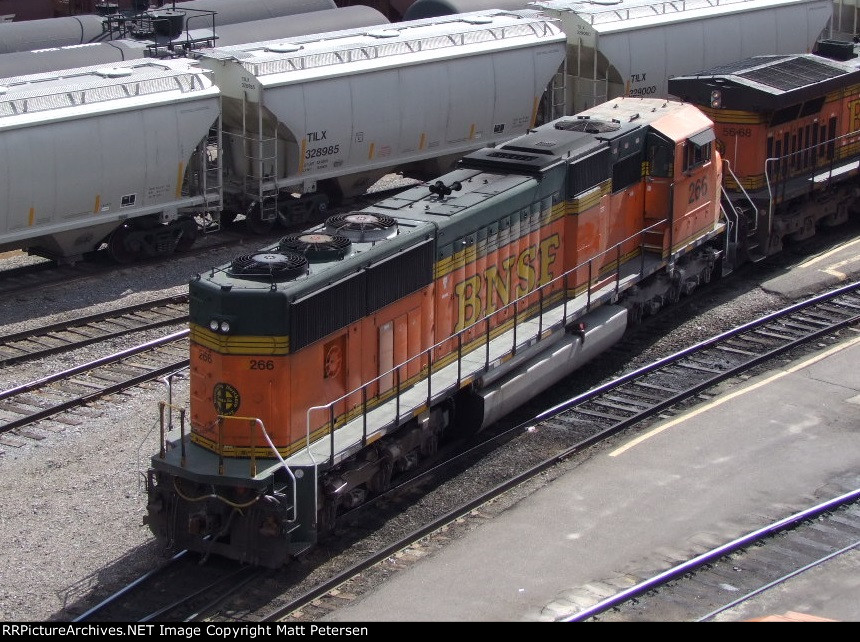 BNSF 266